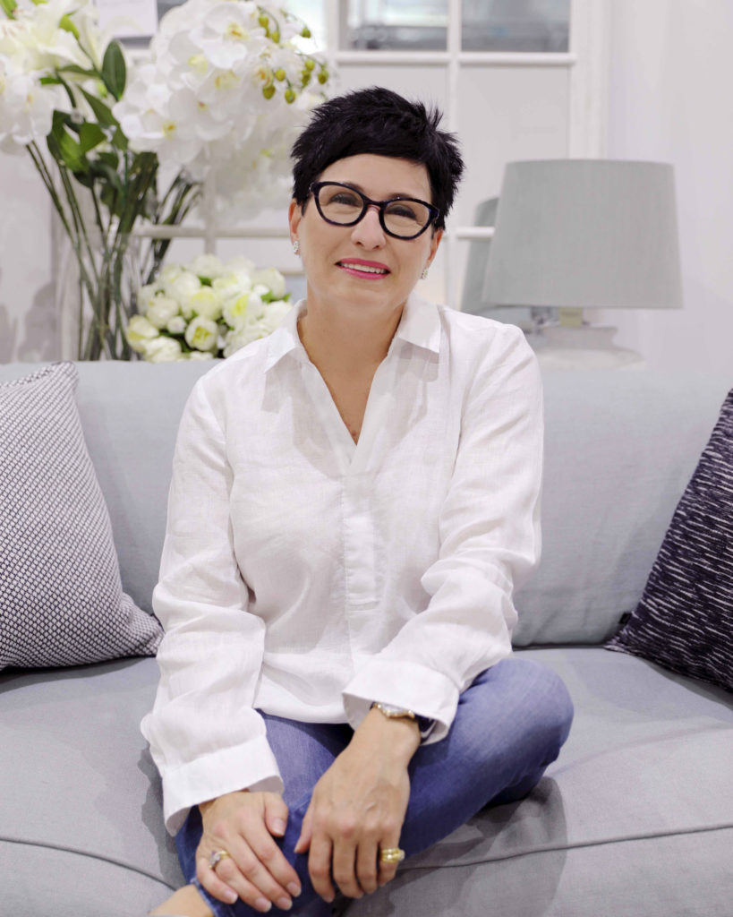 Episode 3 Of The Franco-Files - Annette Charlton - Distant Francophile