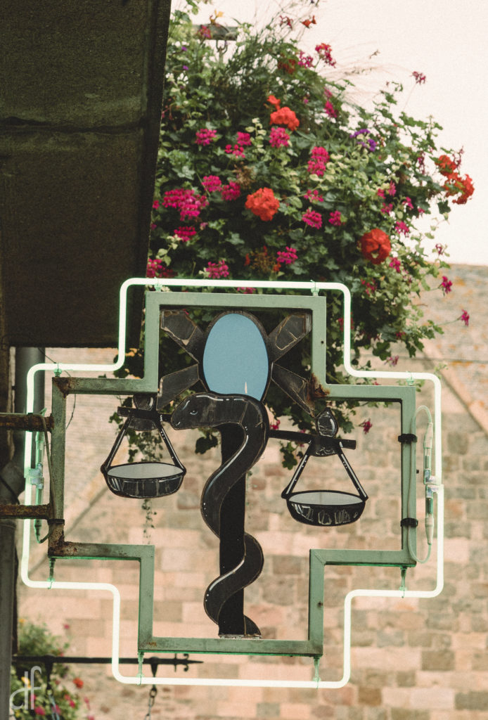 The Secrets To Youthful French Skin - Distant Francophile